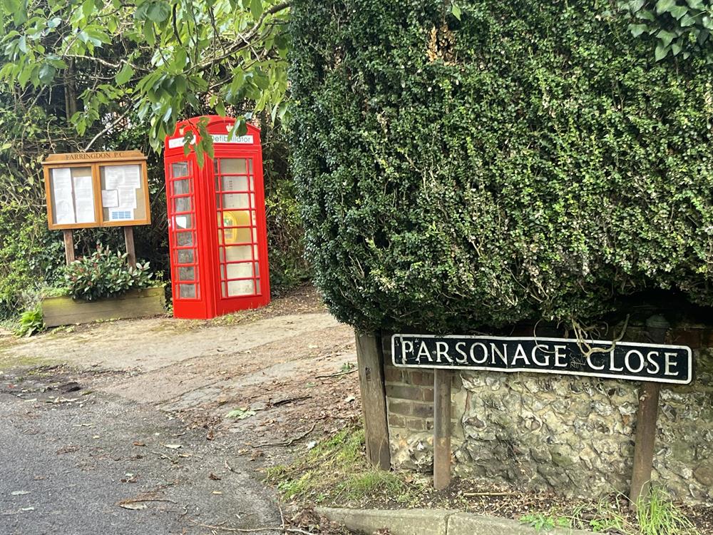 Defib Phone Box Maintentance, Upper Farringdon, Alton : Local News ...